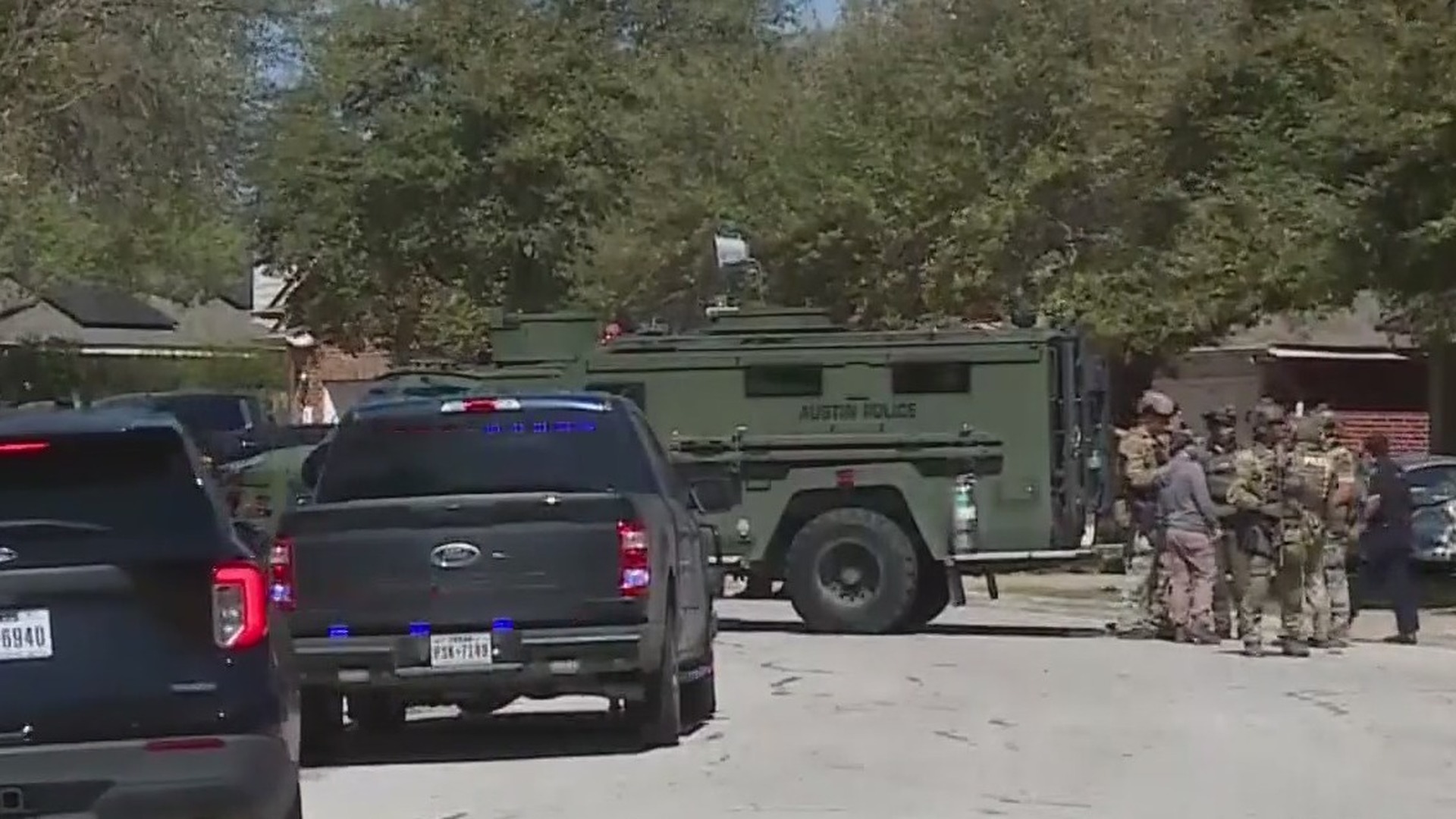 Austin gunman’s neighbors react as SWAT searches home – WRBL