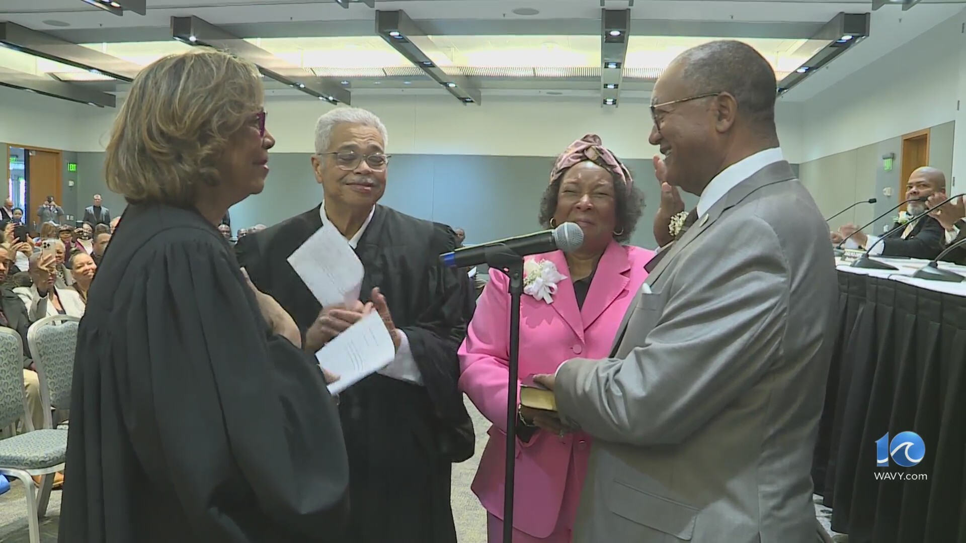 Jimmy Gray sworn-in as Hampton’s mayor – WAVY.com