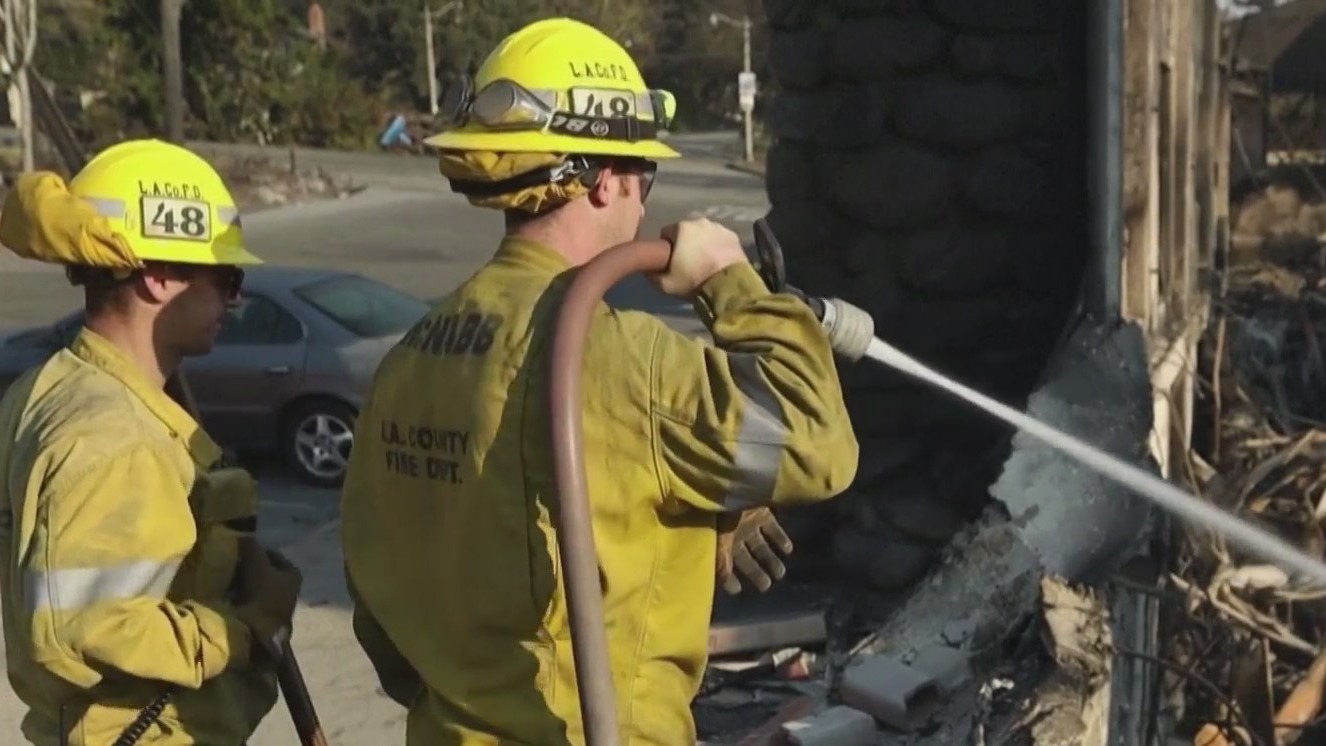 Private firefighters being hired to protect LA area homes | Morning in ...