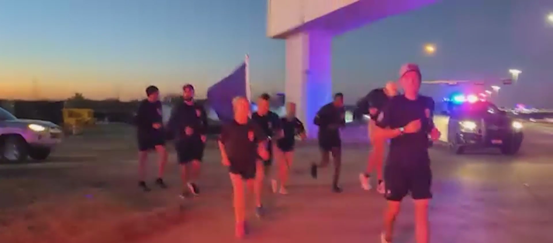 Two APD officers finish 500-mile run across Texas to honor fallen ...
